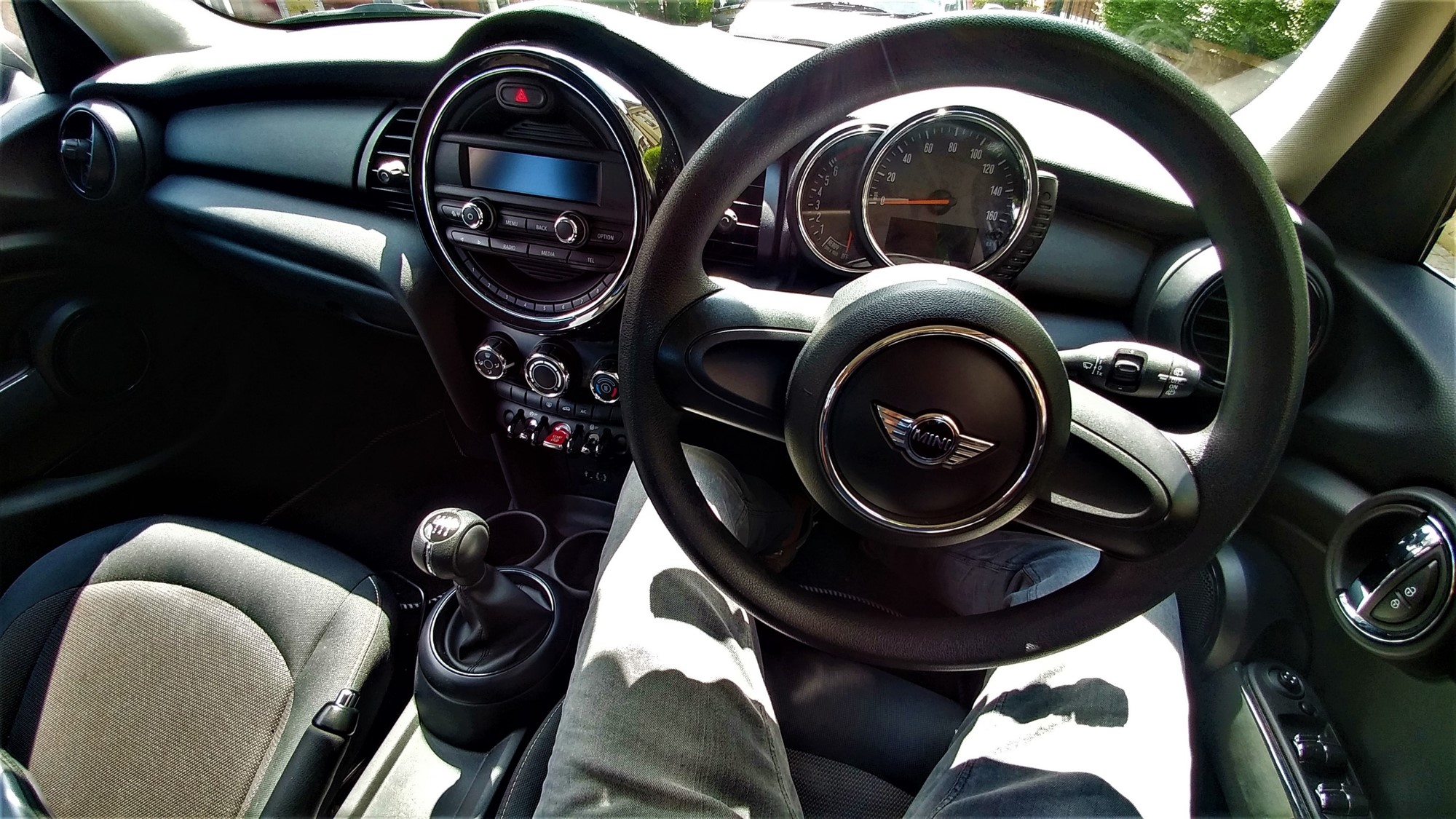 Driving Both The 3 & 5 Door Mini One In London - ISL AVENUE